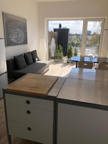 Studio B - Sunny City Business Apartment With Roof-top Terrace For 2-4 Guests - Neuss