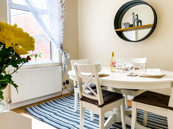 The Warwick - Quaint Victorian Home With Free Parking - York