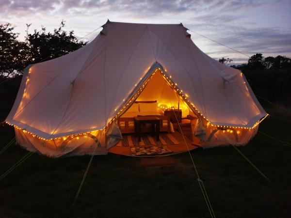 6m Emperor Tent Near Whitby With Log Burner - Runswick Bay