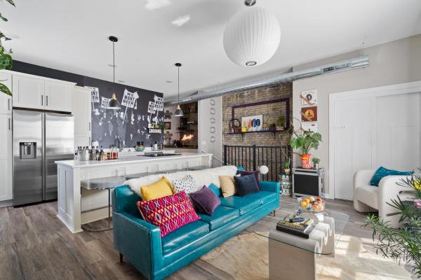 The Bentley Condotel, Heart Of Walkers Point With Garage, Yard - Milwaukee, WI