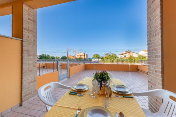 Apartment With Terrace & Parking Near The Sea - Senigallia