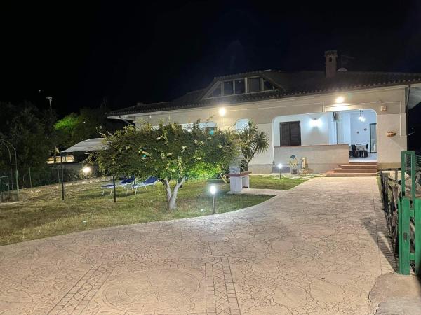 Villa Lidia & Attico Degli Artisti, Free Pets , Giardino Recintato E Attrezzato - Scauri