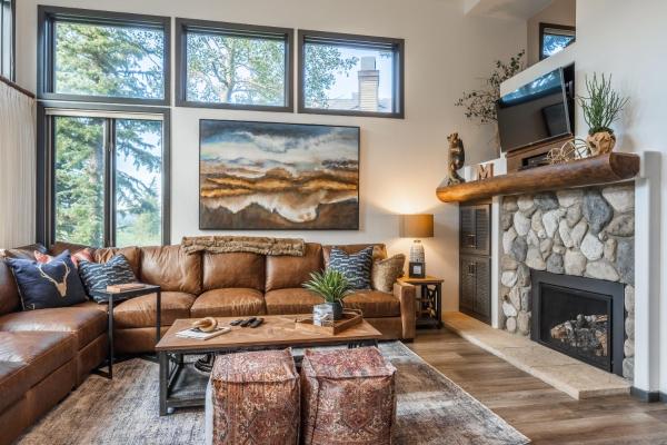 Great Views Fully Renovated Luxury 4 Bedroom 3 Full Bathrooms And Half Bath Snowcreek 732 Phase V - Mammoth Lakes, CA