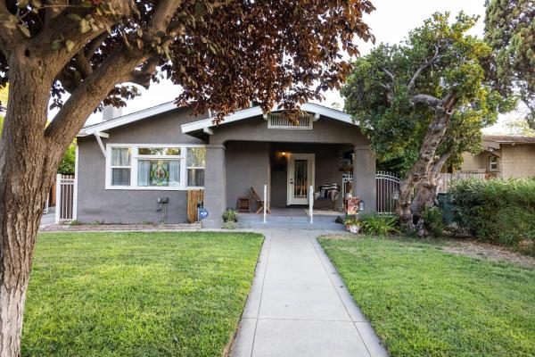 738 E Yale - California