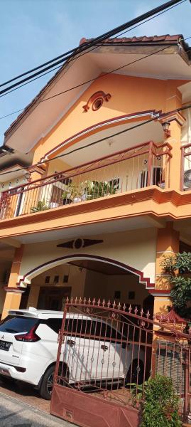 Sierra Homestay 3 Bedrooms - Malang