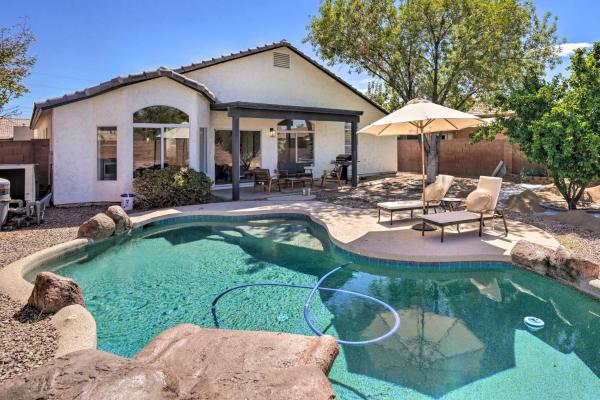 Heated Pool + Foosball: Modern Phoenix Sanctuary - Phoenix, AZ