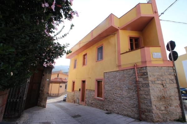 La Casa Rosada Arbus - South Sardinia