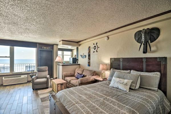 Oceanfront Daytona Beach Condo With New Pool! - デートナ・ビーチ, FL