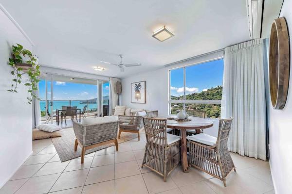 Three B Airlie 2 Bedroom Unit Seaviews & Pool - Airlie Beach