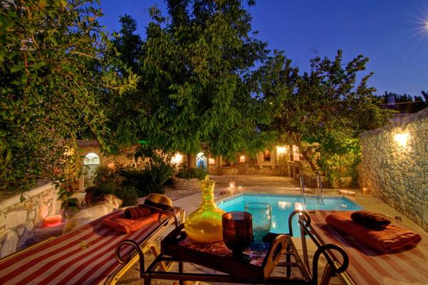 Eleni's Stately Home, Picturesque Location, By Thinkvilla - Grèce
