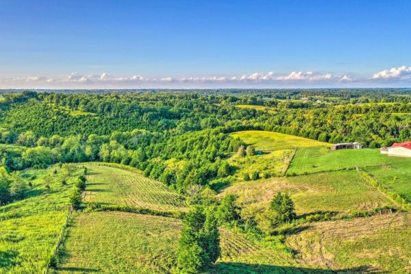 Welcoming Kentucky Home With Sprawling Views! - Corinth, KY