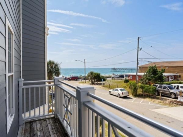 Two-bedroom Townhouse - Kure Beach, NC