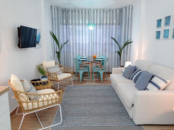 Casino Blu: 50m To Beach, In Town Center (Fast Wi-fi) - Algarve