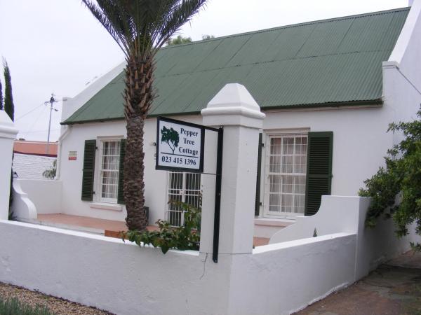 Pepper Tree Accommodation - Beaufort West