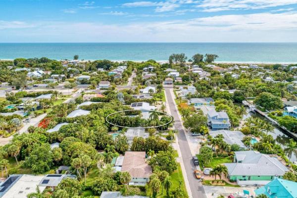 Hav Anna Holiday 211 Periwinkle Plaza - Anna Maria, FL