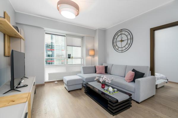 Towarowa 41| Bright Apartment | Remote Work - Poland