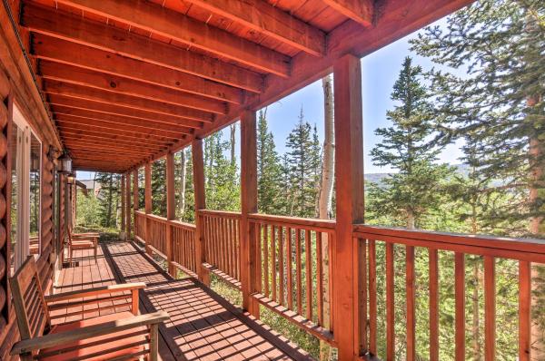< 1 Mi To Brian Head Resort: Mtn-view Gem W/ Deck - Utah