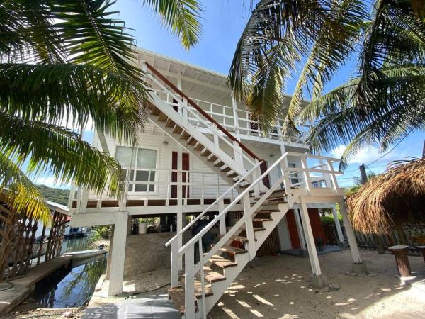Ocean Breeze Villa Rentals - Honduras