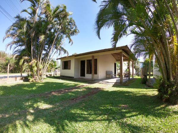 Casa Amarela Sul Na Avenida Da Praia Da Ferrugem - Garopaba