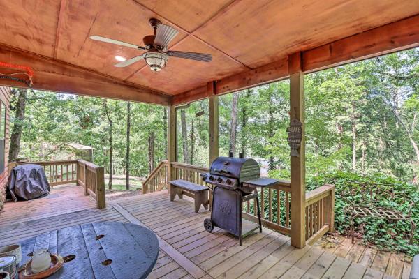 Charming Higden Cabin Near Greers Ferry Lake! - Mississippi