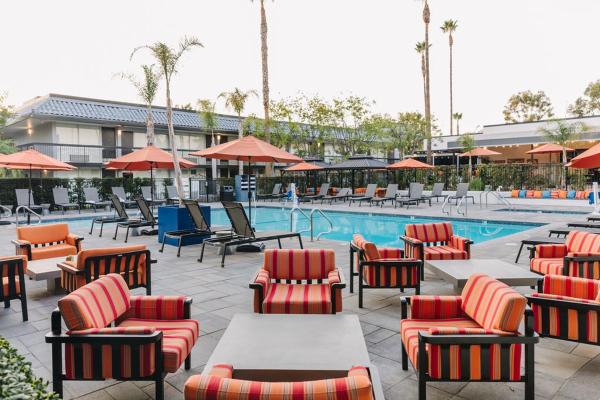 Palm Garden Hotel - Agoura Hills, CA