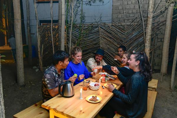 Raybo Hostel - Serene Stay With 5 Mins Walk From The Main Market - Leh
