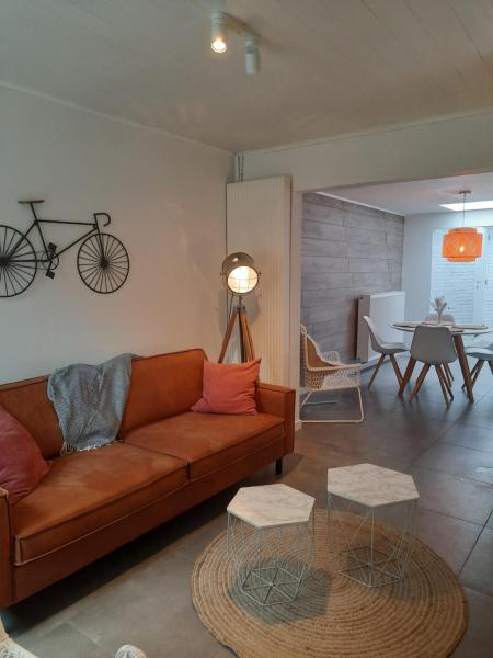 Huisje Op De Muur Van Geraardsbergen - Ninove