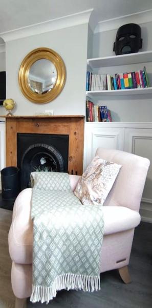 Windsor Cottage: Cosy, Charming, Full Of Character - London Heathrow Airport (LHR)
