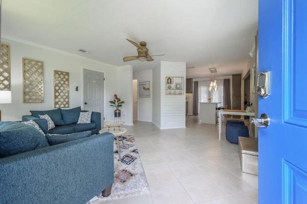 Golden Greek Getaway Chic House In Heart Of Tampa - Tampa Bay, FL