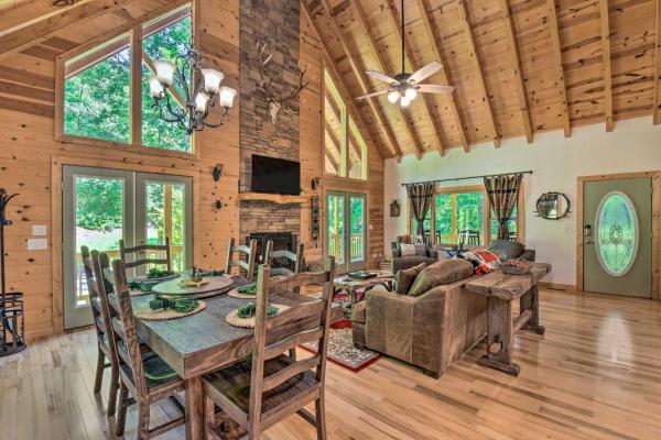 Great For Families! Lavish Hiawassee Cabin - Chatuge Lake