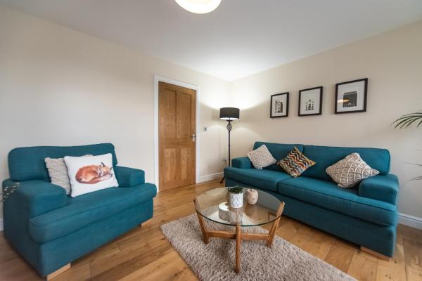 Two Ways - Edge Of Peak District Near Matlock - Staffordshire