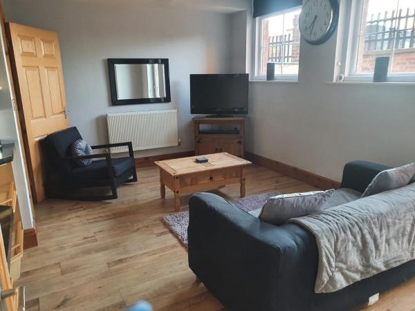 Spacious Fully Furnished 2 Bed Appartment Next To Bae, - Barrow-in-Furness