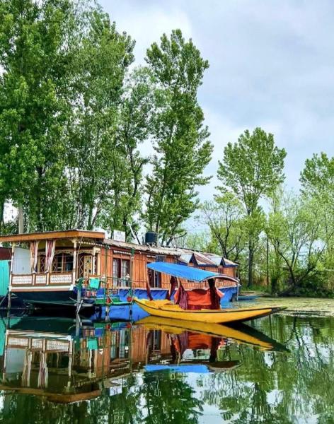 H.b.victoria Garden - Srinagar