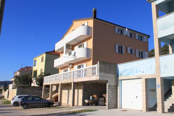 Apartments With Parking Space Seget Vranjica, Trogir - 8507 - Seget Vranjica