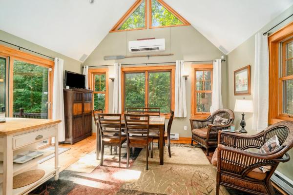 The Stonewater Lodge - Suttons Bay, MI