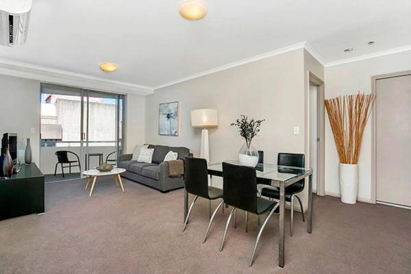 L1101 - Stylish And Modern 2 Bedroom Apartment In St Leonards - Sydney