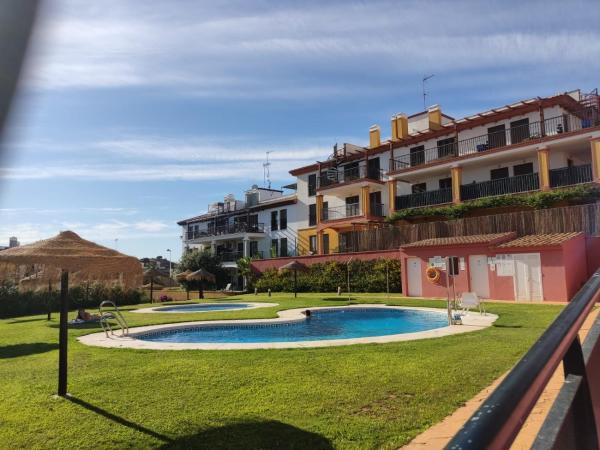 Apartamento Completo Con Piscina Comunitaria Y Patio Exterior - Castro Marim