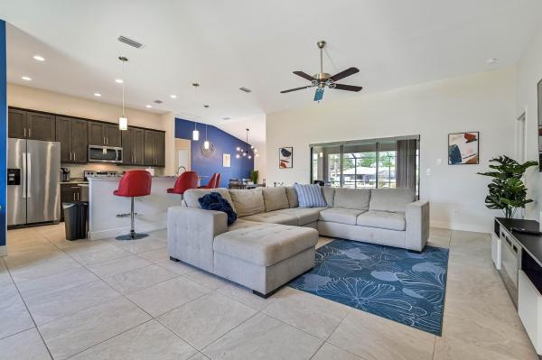 Centrally Located Cape Coral Oasis On Fresh Water - Cape Coral, FL
