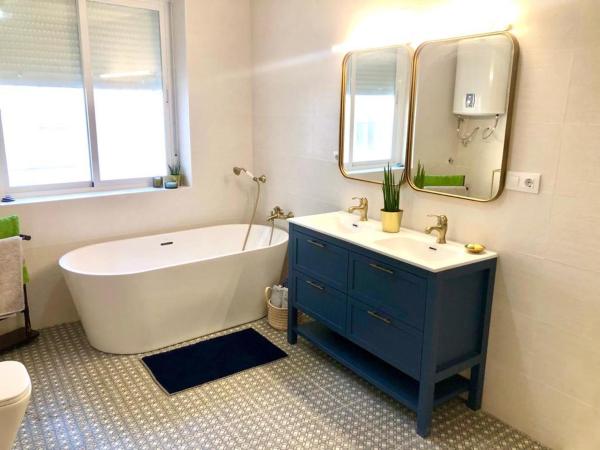 Gran Casa Señorial De 300m En Centro Histórico - Cádiz