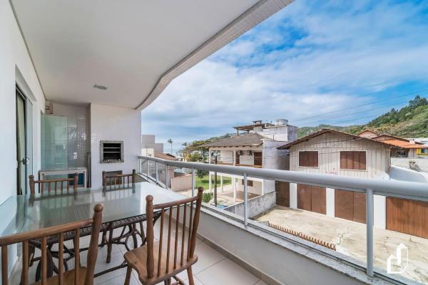Apartamento Com 03 Dormitórios - Bombinhas