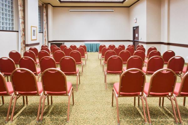 Holiday Inn Express Hotel & Suites Portland-northwest Downtown By Ihg - Beaverton, OR
