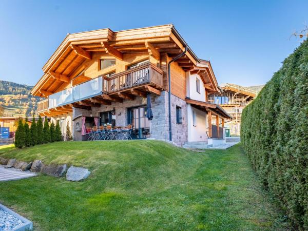 Magnificent Chalet With Wellness And Bar - Uttendorf
