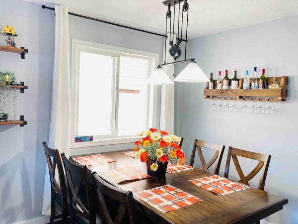Sweet 5 Bedrooms Single House In Hinton - Hinton, AB, Canada