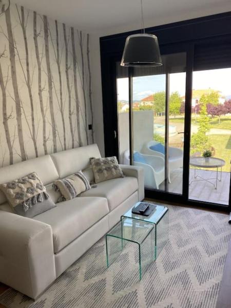 Precioso Apartamento Con Terraza Y Piscina En Portonovo-sanxenxo - Bueu