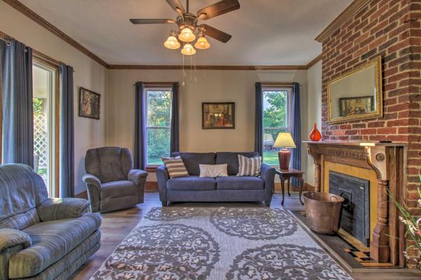 Spacious Virginia Retreat With Mountain Views - Douthat State Park, Millboro