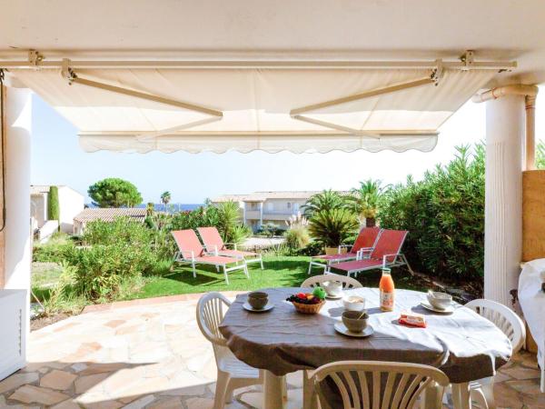 Apartment Les Mas De La Mer-4 By Interhome - Fréjus