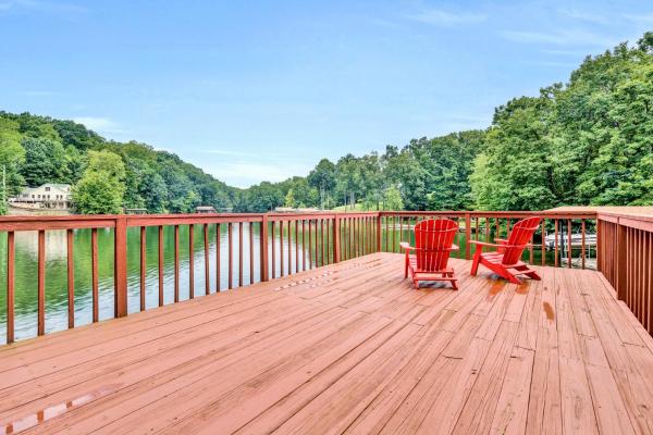 1 Special Place - Moneta, VA