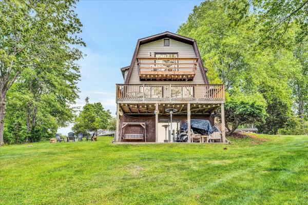 Dock Sun Point - Smith Mountain Lake State Park, Huddleston