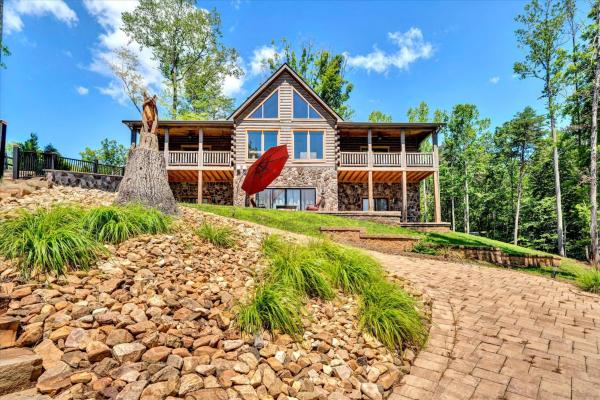 Cabin On The Cove - Smith Mountain Lake, VA