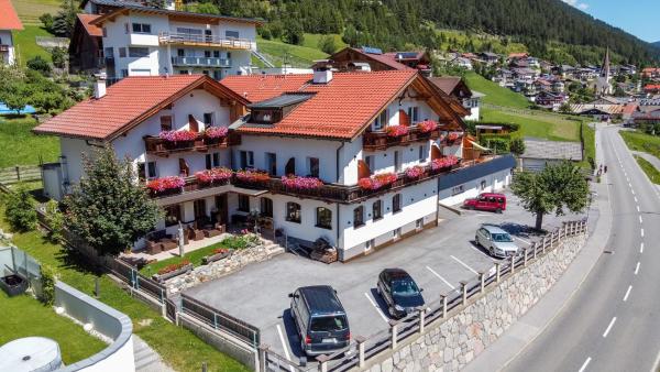 Alpen Gasthof Apartments Hohe Burg - Navis